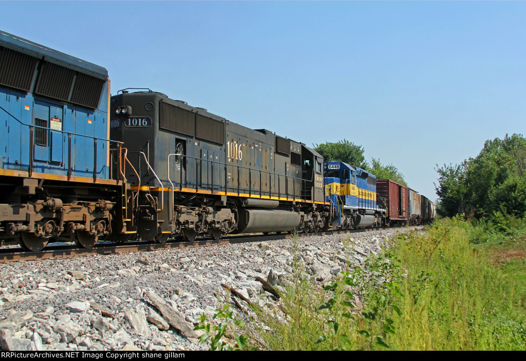 IC 1016 2nd out on a freight!